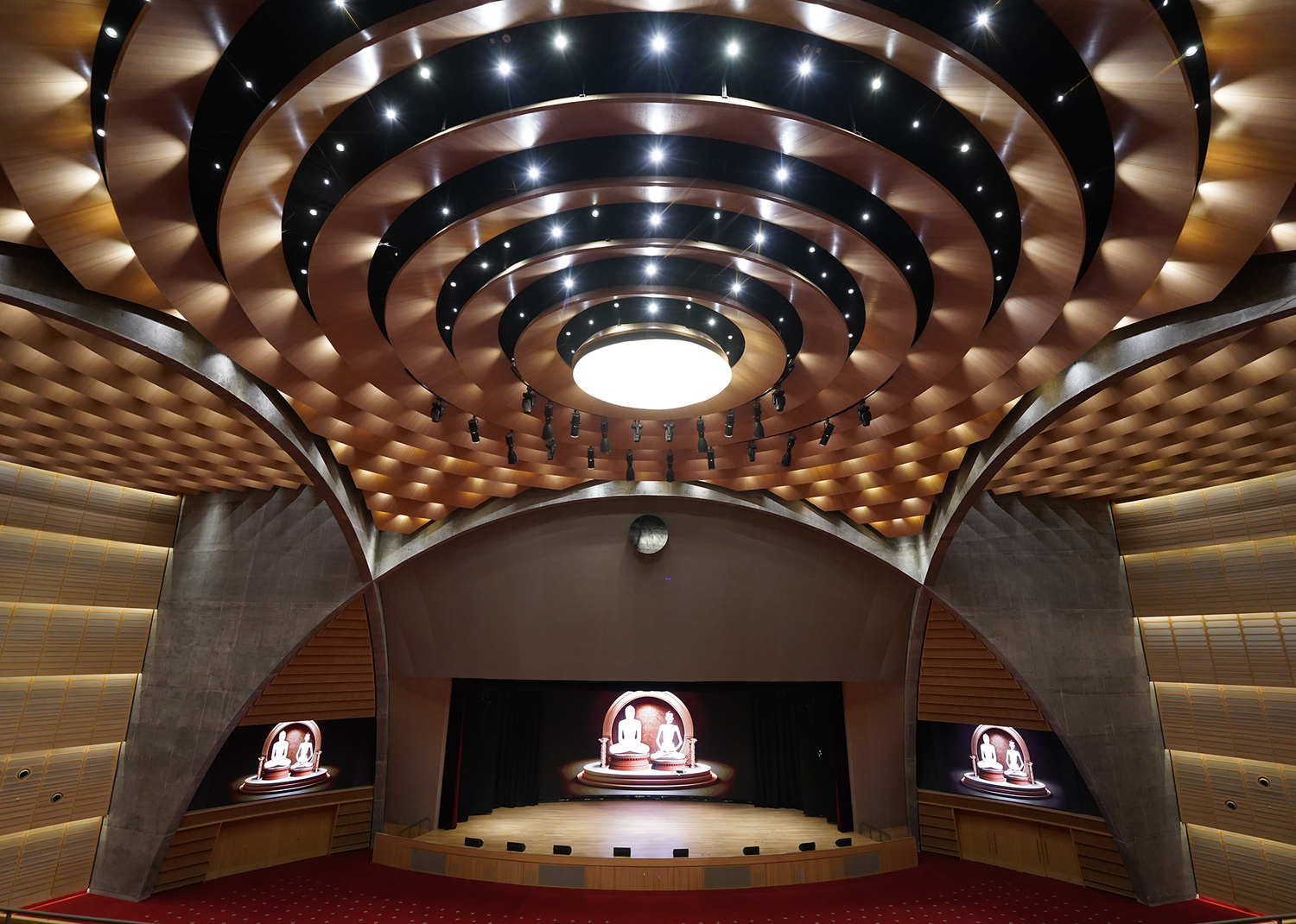 Heritage Architecture Meets Modern Linear Lighting Design